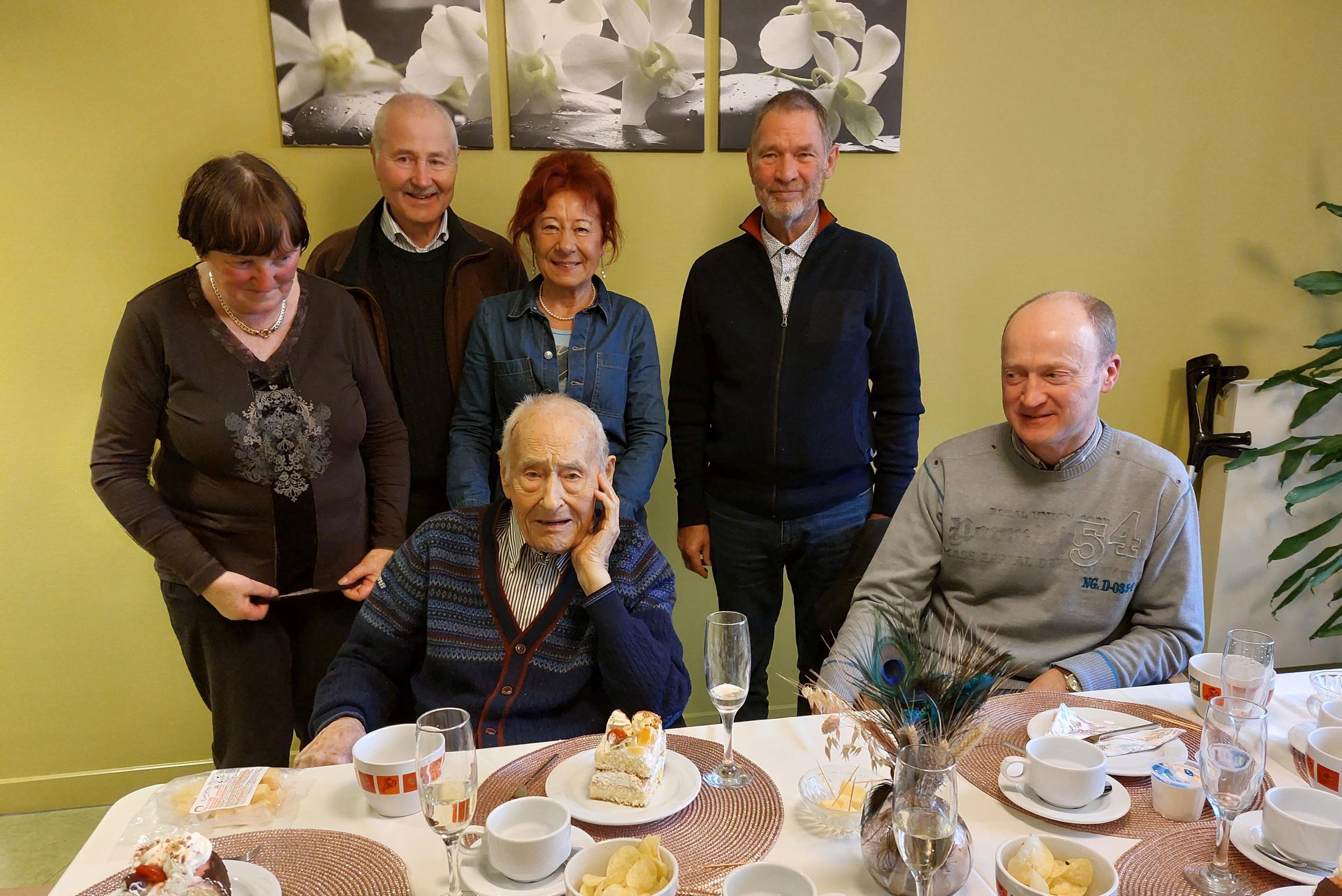 Oudste man van België Louis Bellens op 107 in Geel overleden | GVA